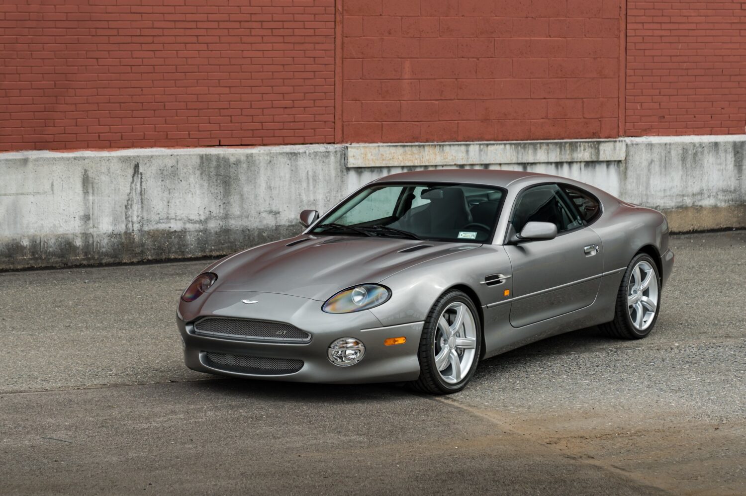 Aston Martin DB7 - Car Specifications