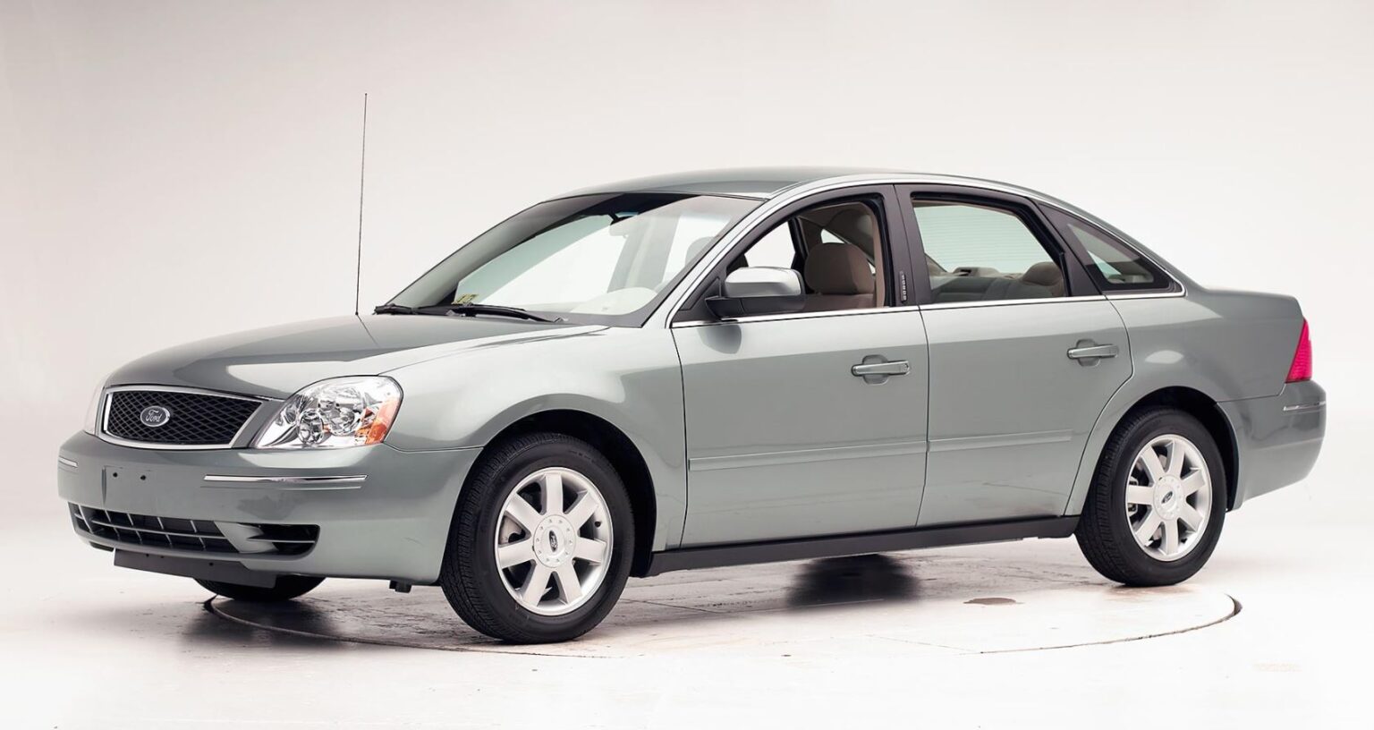Ford Five Hundred - Specs & Review